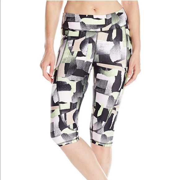 Zobha | Pants & Jumpsuits | Zobha Lennon Capri Workout Green Paradise ...